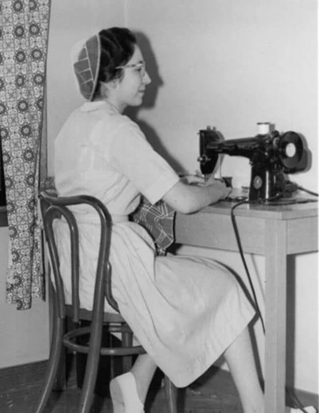 The Great Amish and Mennonite Dress Experiment - Chapter 2 - Biblical ...